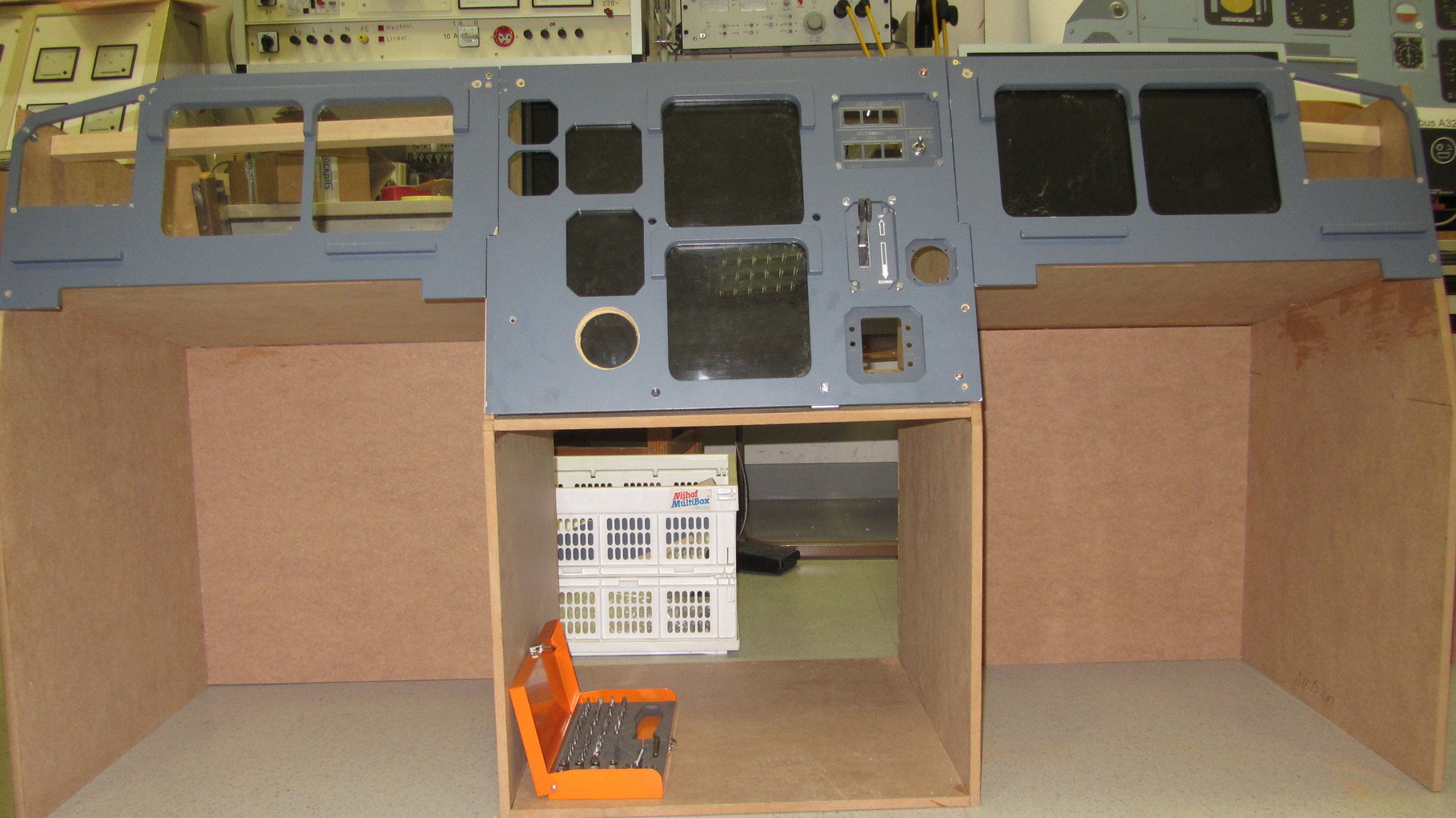 Main Instrument Panel - Airbus A320 Cockpit