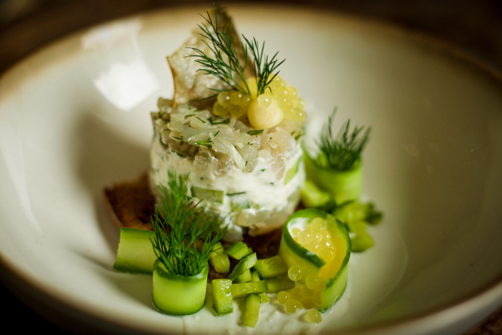 Tatar vom heimischen Bachsaibling mit Apfel & Gurke - Bertls-Kitchen!