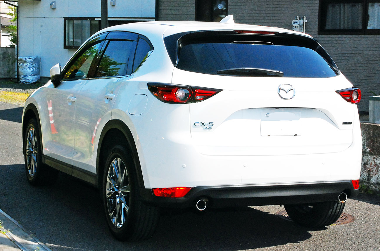 マツダ・CX-5」スノーフレイクホワイトパールマイカの磨き マツダ・CX-5」スノーフレイクホワイトパールマイカの磨き
