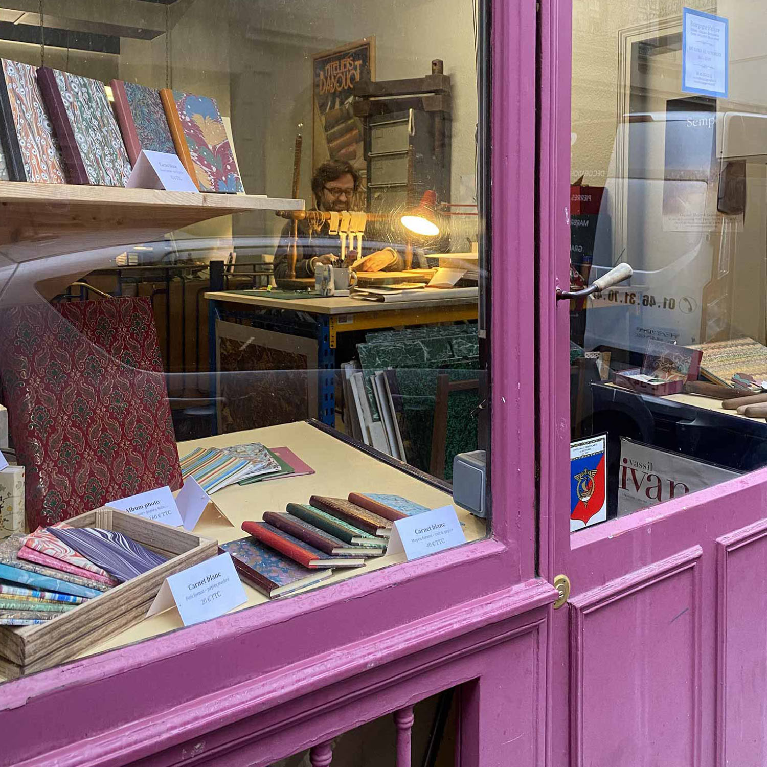 Bourgogne Reliure - Relieur à Paris - Atelier Bourgogne Reliure