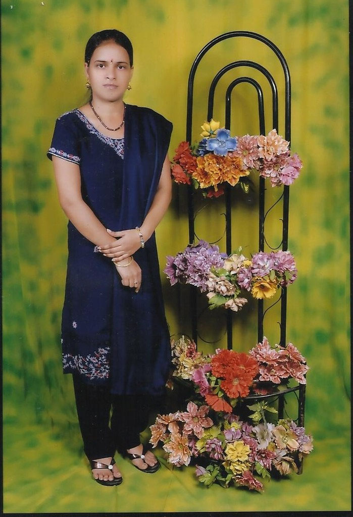 Nayee Brahmin Female Second Marriage - Pavani Marriage Bureau