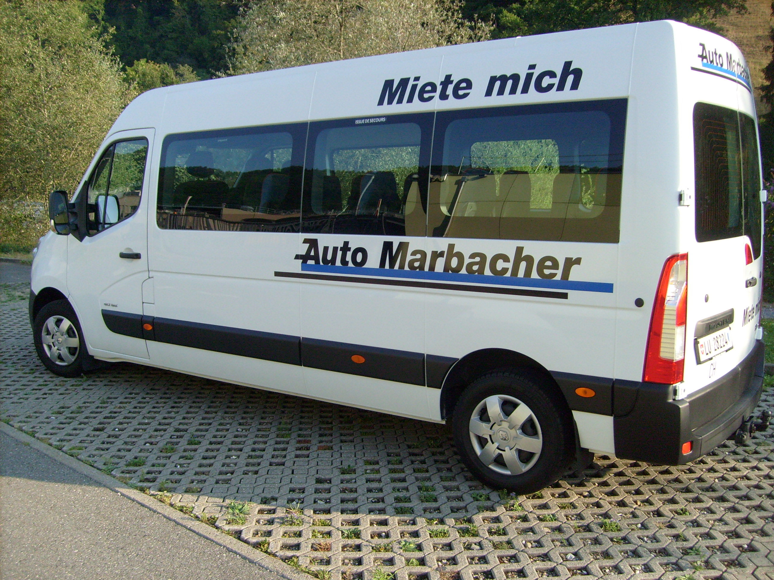 Kleinbus 15-Plätzer - Auto Marbacher Schachen