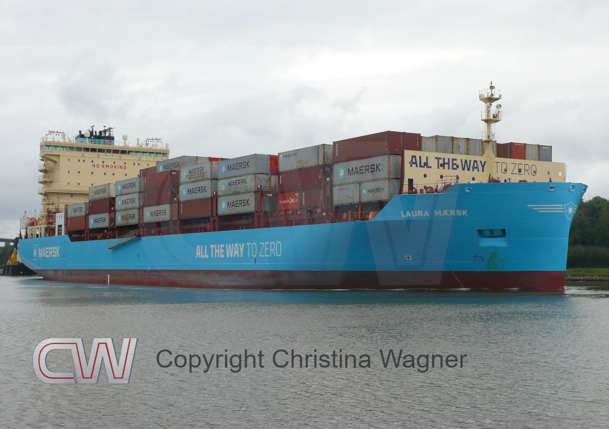 Erstes Methanol Containerschiff LAURA MAERSK erstmals im NOK - atelier ...