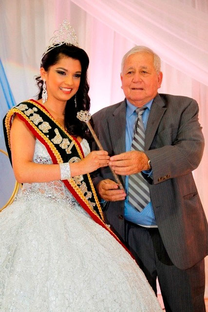 La investidura real de Mary Vera Rivas - Revista LA GENTE de Manabí