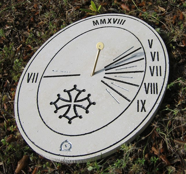 Sundials engraved and carved in stone. Made to order. - Pierres de Rosette