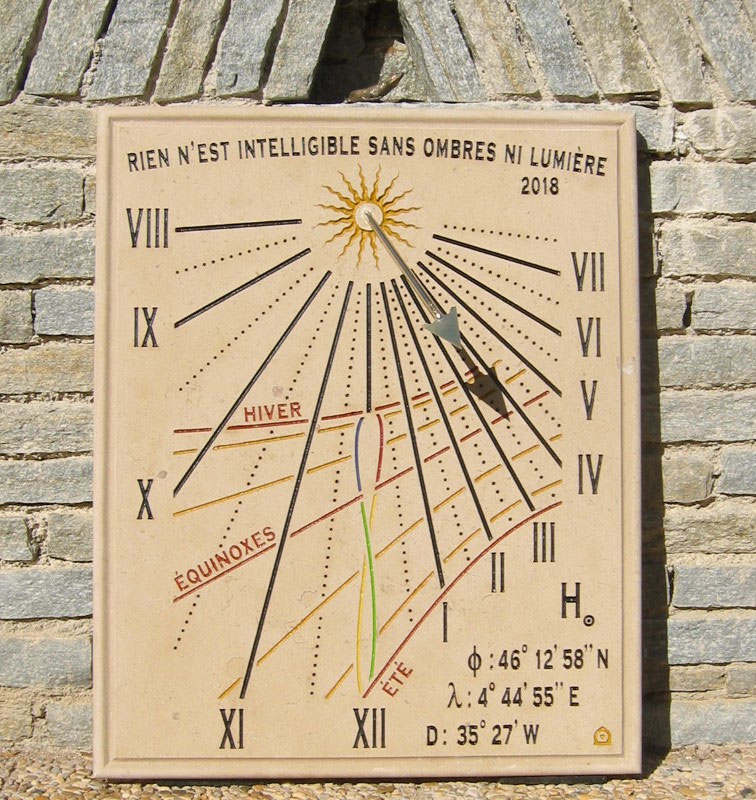 Sundials engraved and carved in stone. Made to order. - Pierres de Rosette
