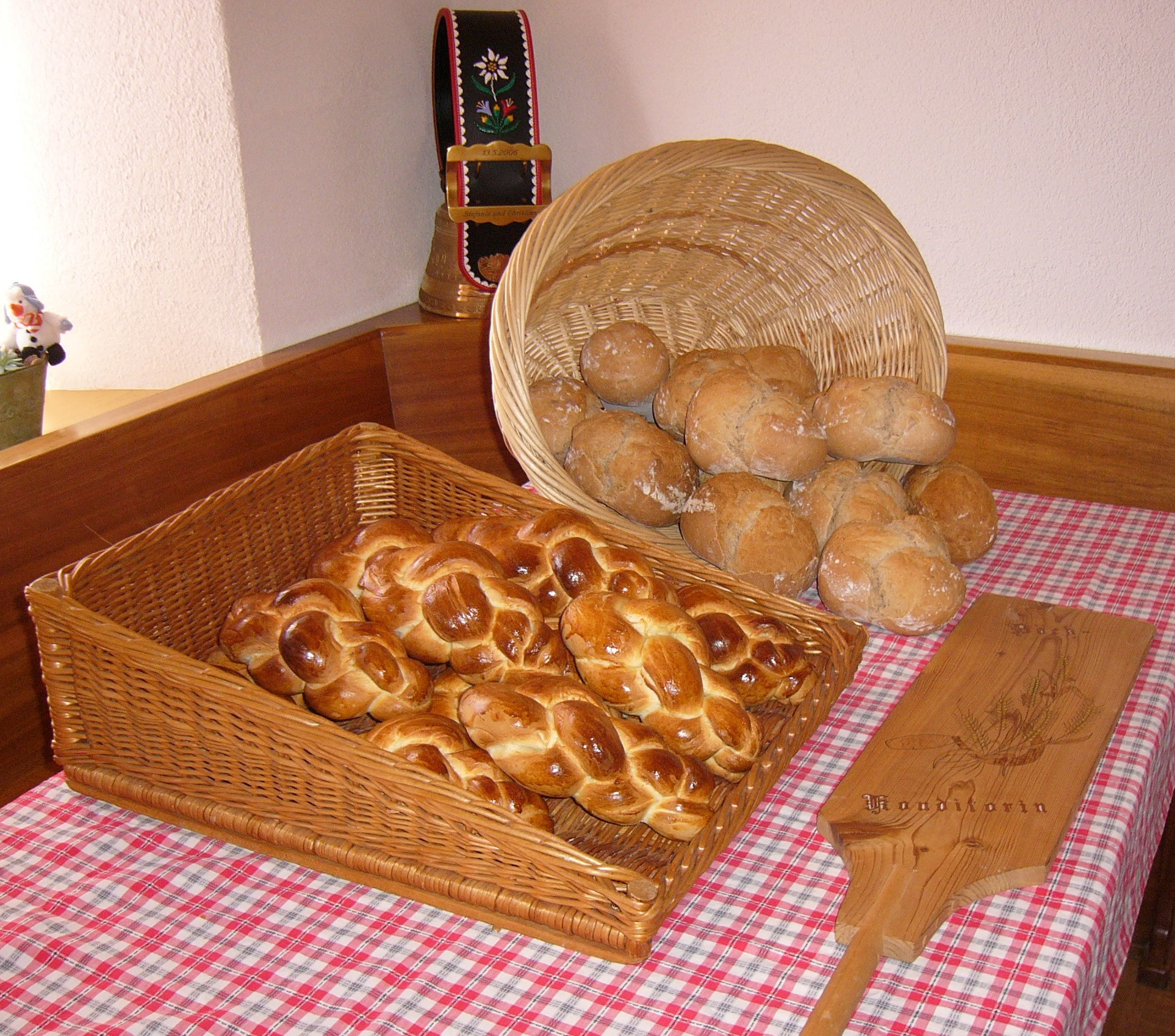 Brot / Zopf / Gebäck - Hof Baregg