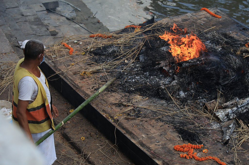 Kathmandu - Colorful Temples, blue Smog and the Afterlife - SquirrelSarah
