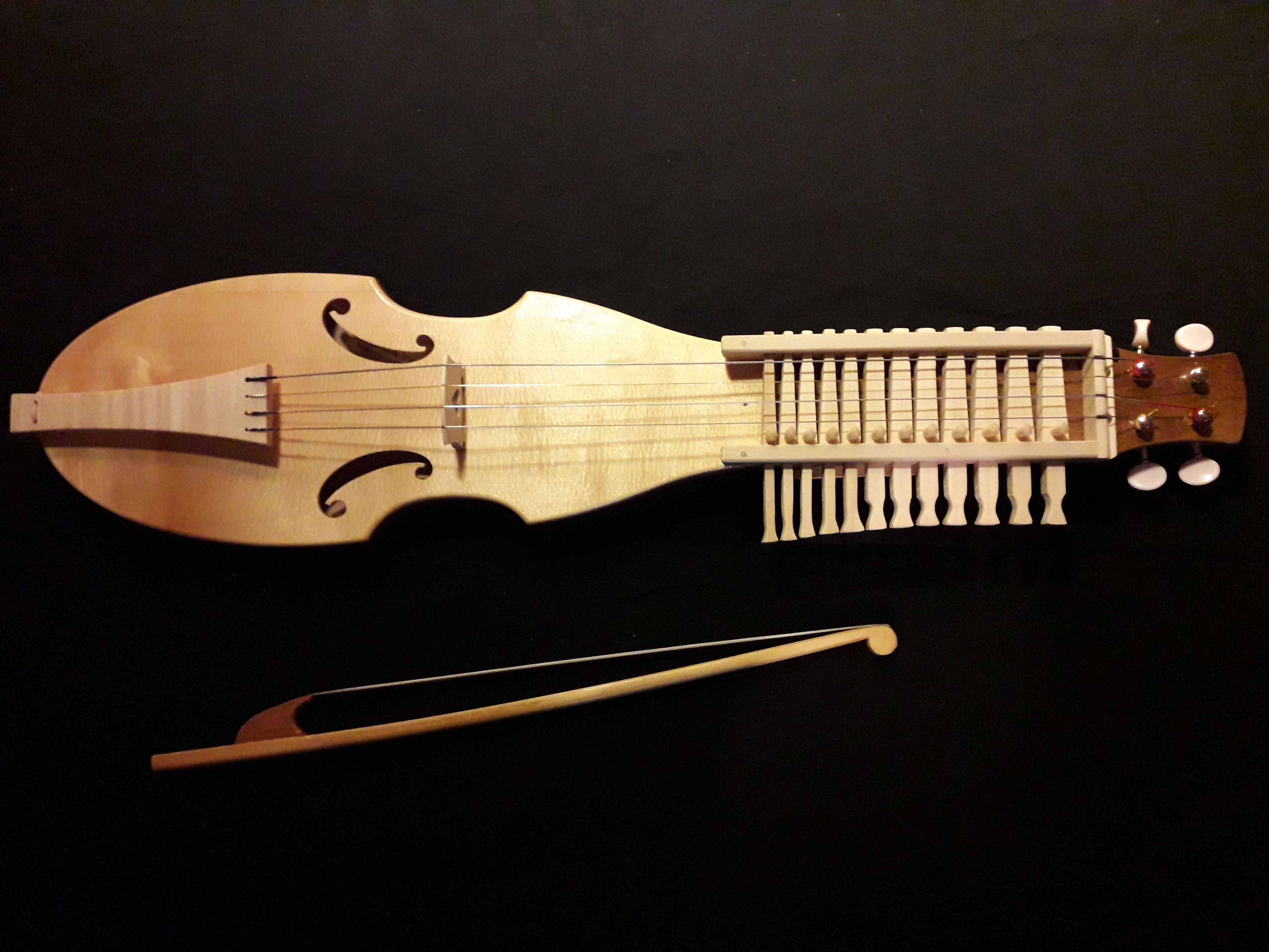 Nyckelharpa - annetteosanns Webseite!