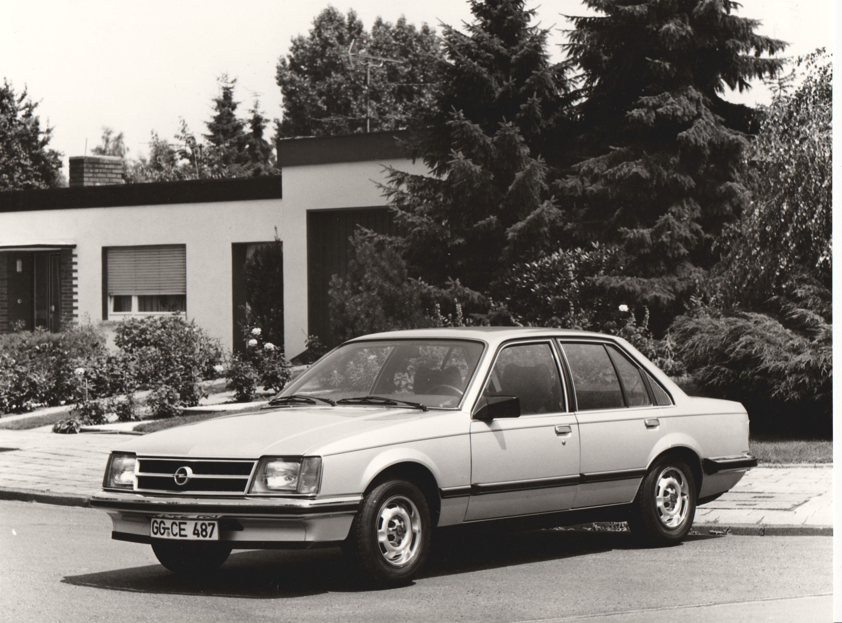 Pressefotos Opel Commodore C - Wissenswertes über den Opel Commodore C