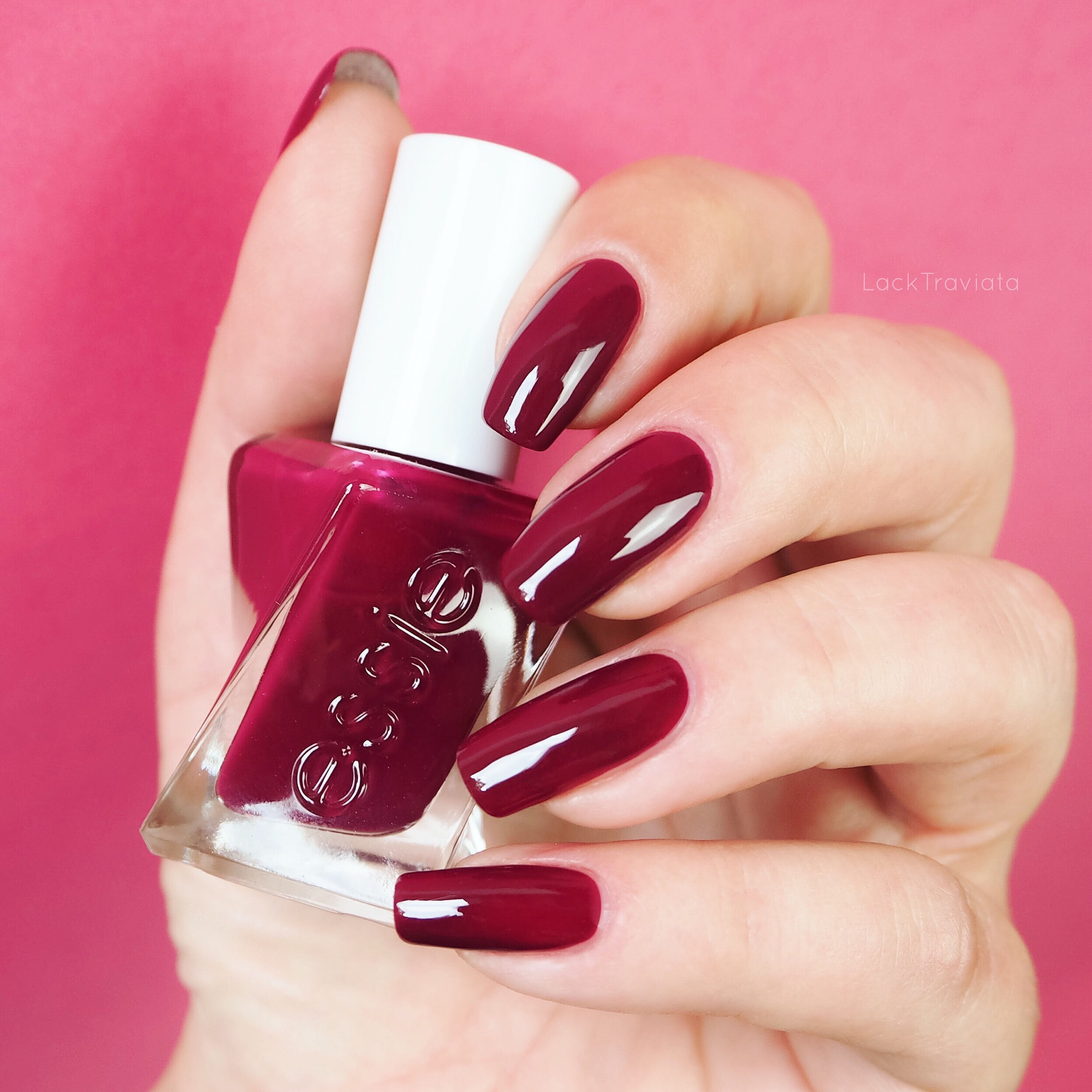 essie • gala-vanting - LackTraviata - Nagellack-Liebe