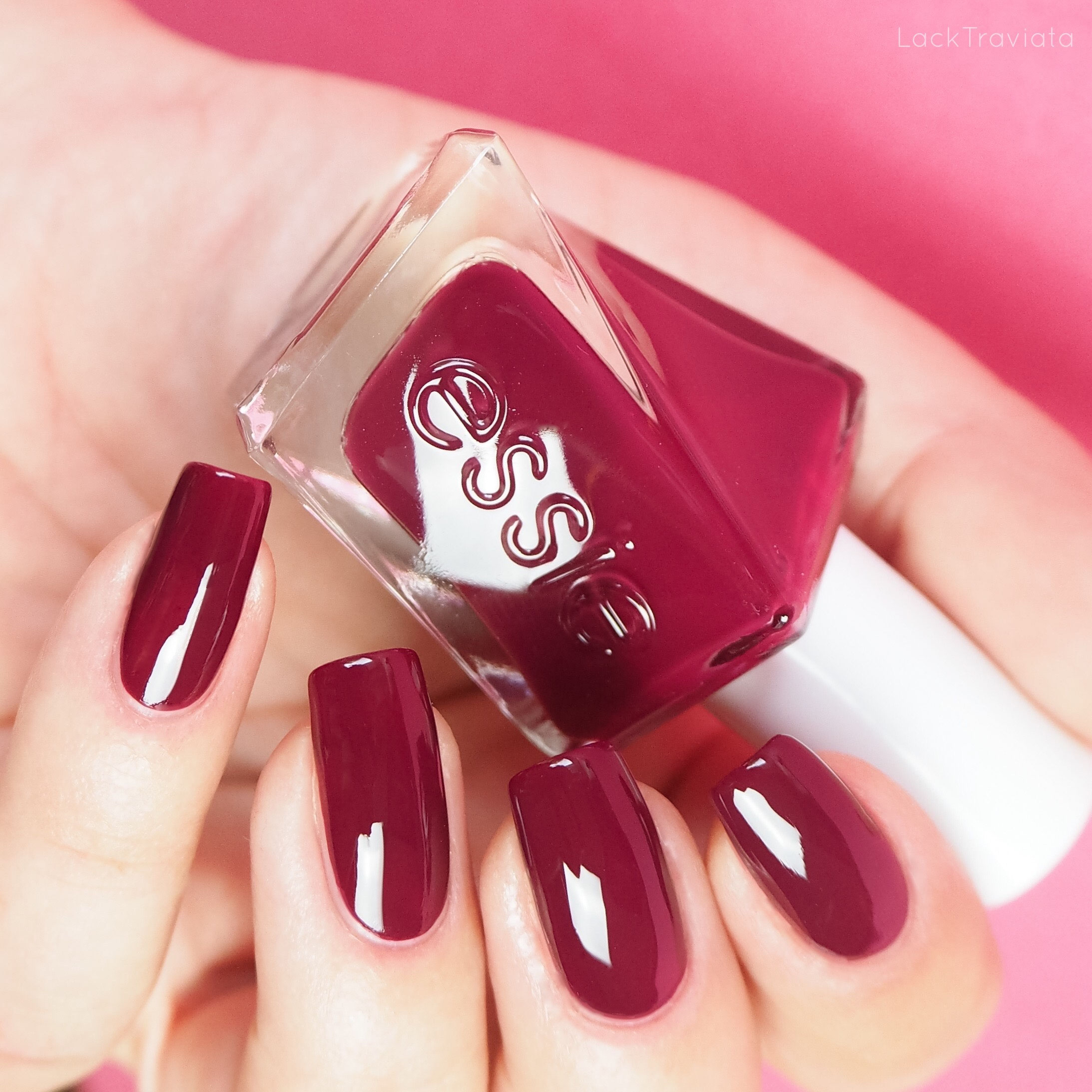 essie • gala-vanting - LackTraviata - Nagellack-Liebe