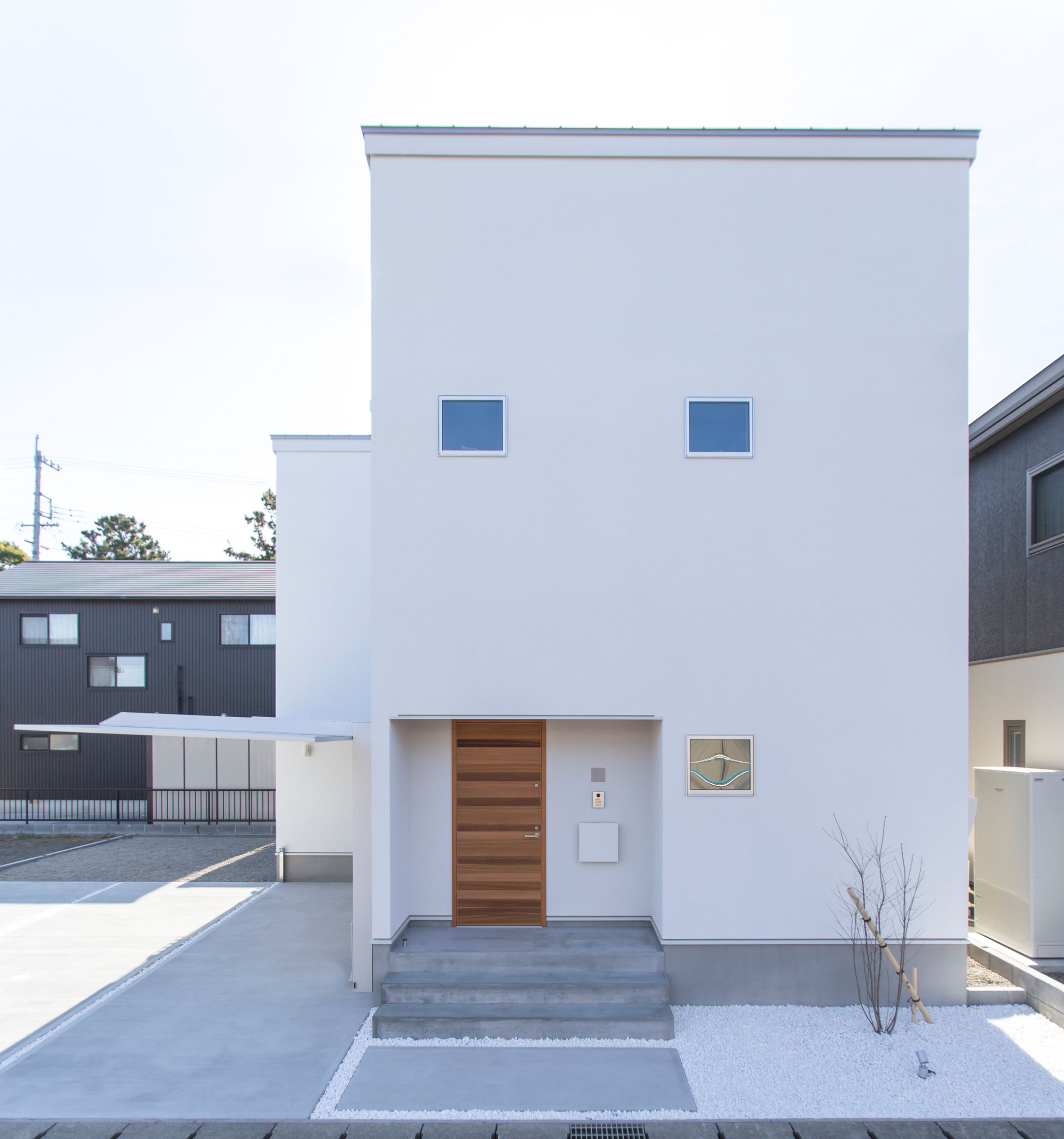 House with stainless steel counter kitchen - HACO (ハコ) シンプルハウスと丁寧な暮らし