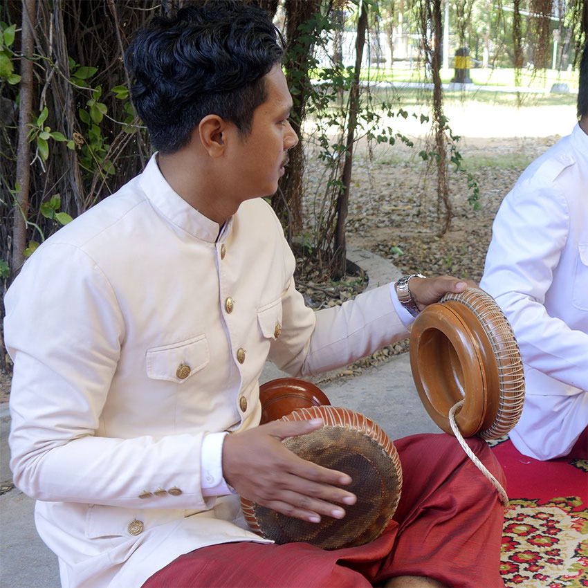 Drums - skor ស្គរ thon ថូន romonea រមនា - Sounds of Angkor