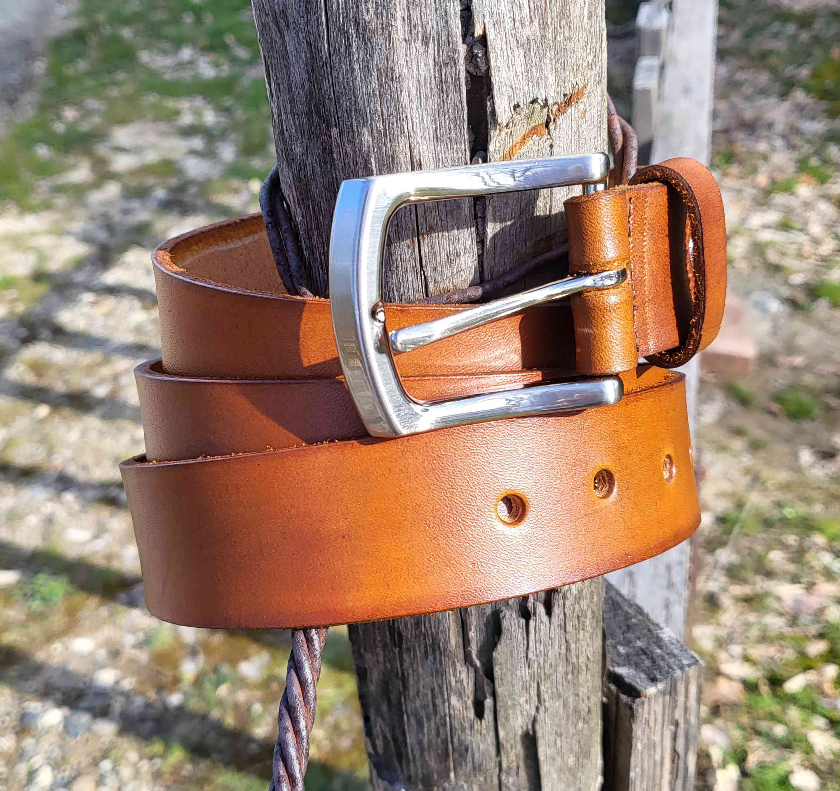 Cintura in cuoio classico - Cinture e borse in cuoio e pelle ...