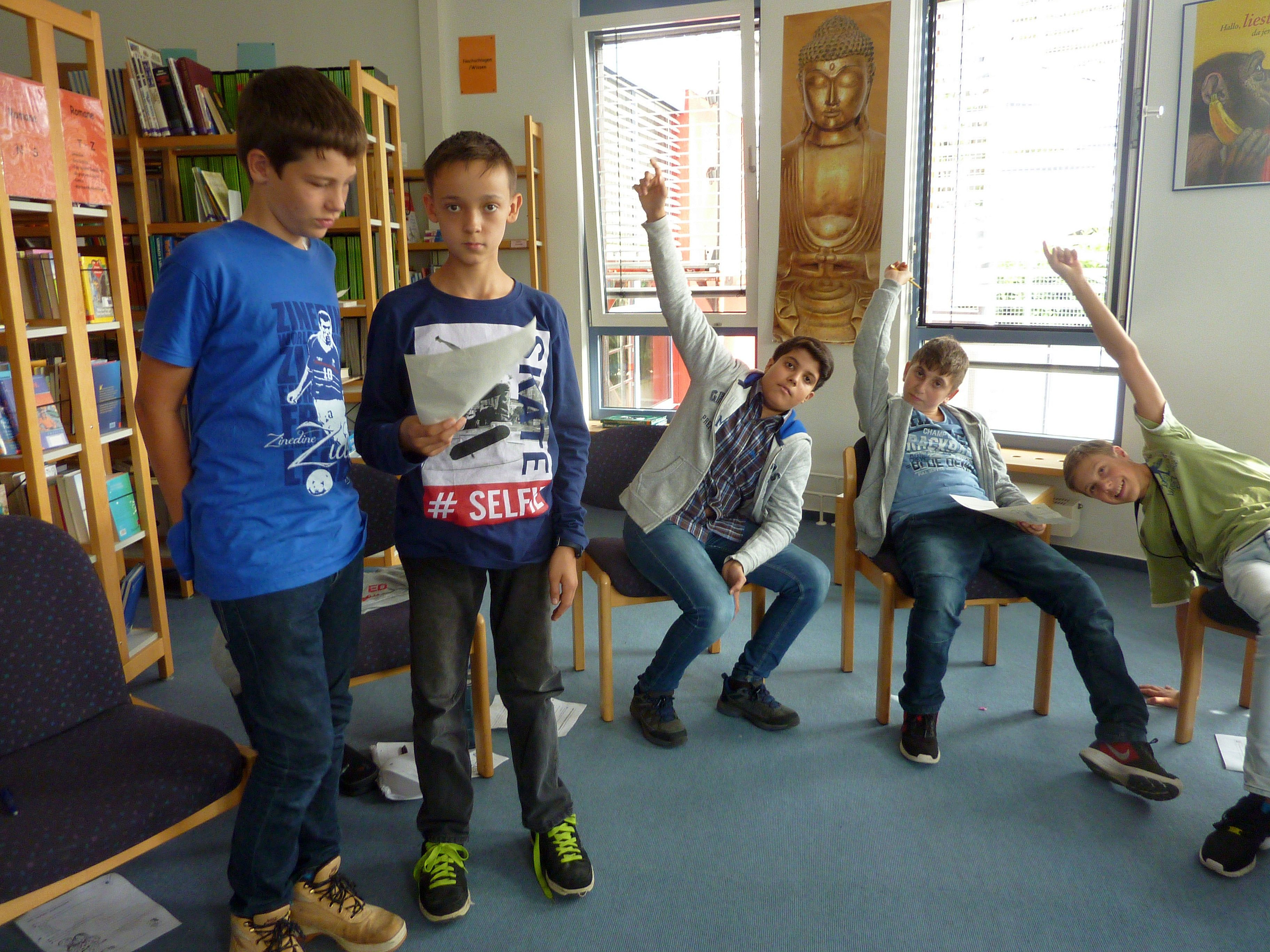 16 neue Lese-Scouts bereiten sich vor - aes-langen