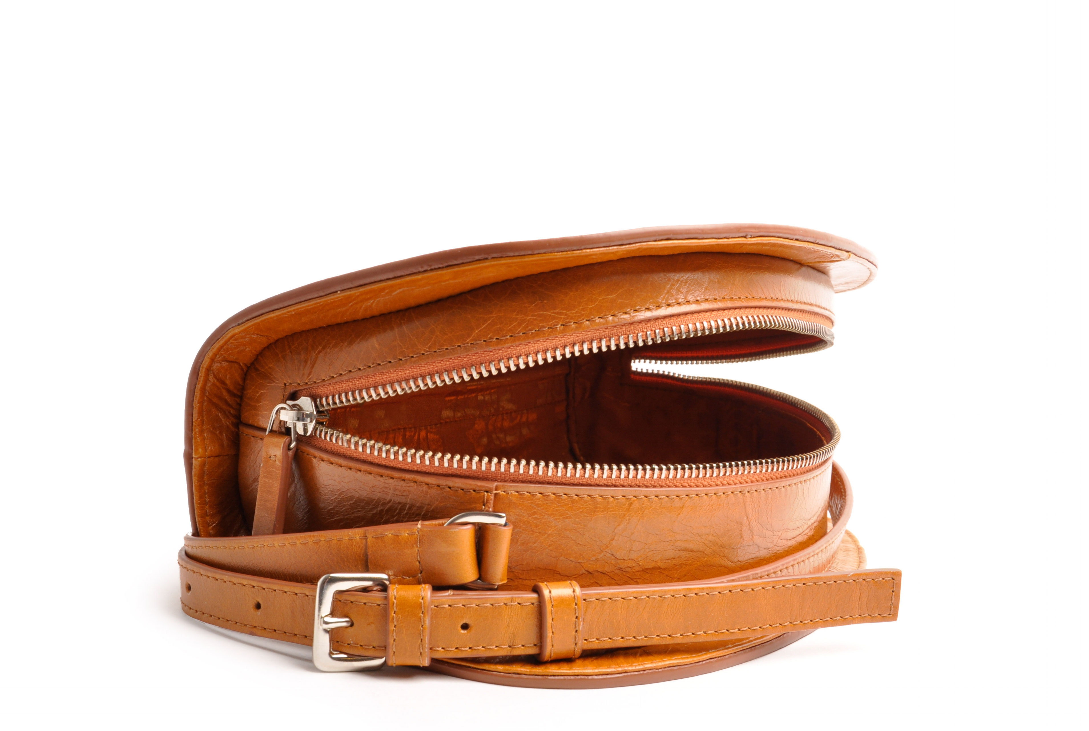 - Zoe . coganc- - OSTWALD . Manufaktur für edle Ledertaschen