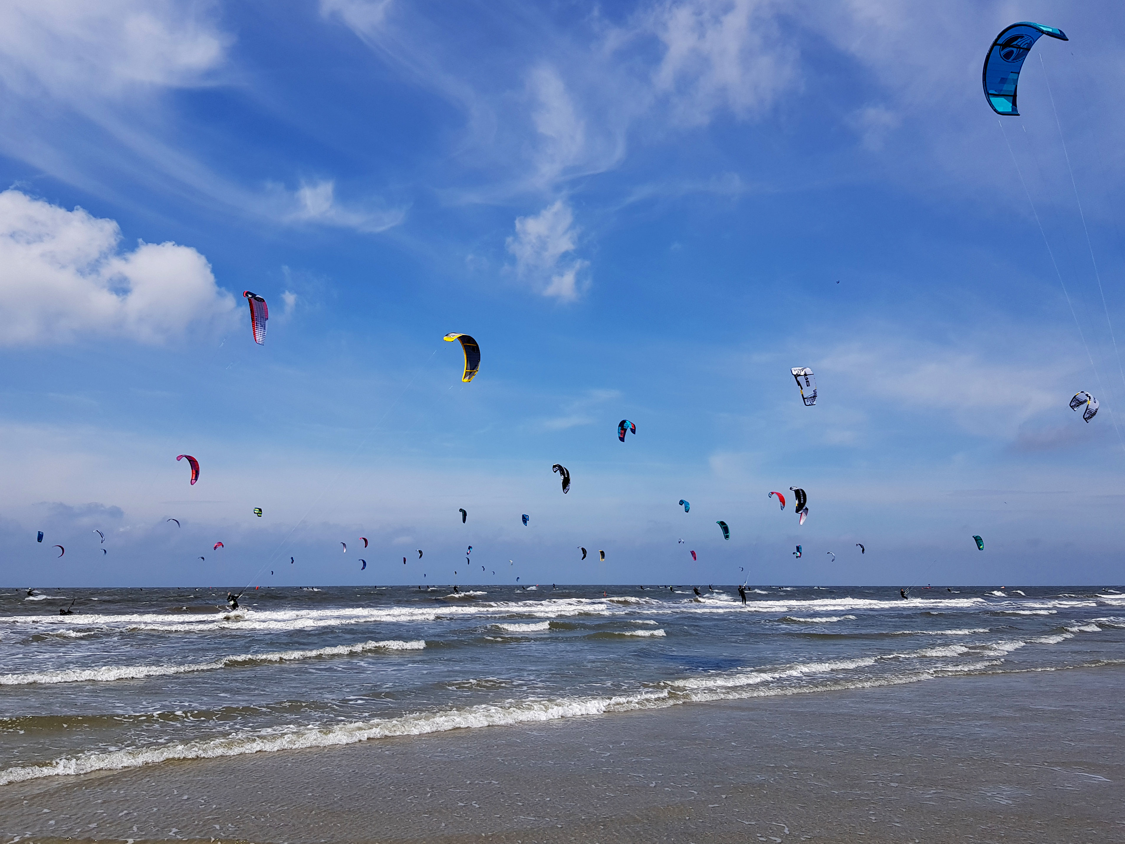 XCAT Kitesegeln wie Kitesurfen = Kiteboating (mit Segelboot) - Sportwerft®