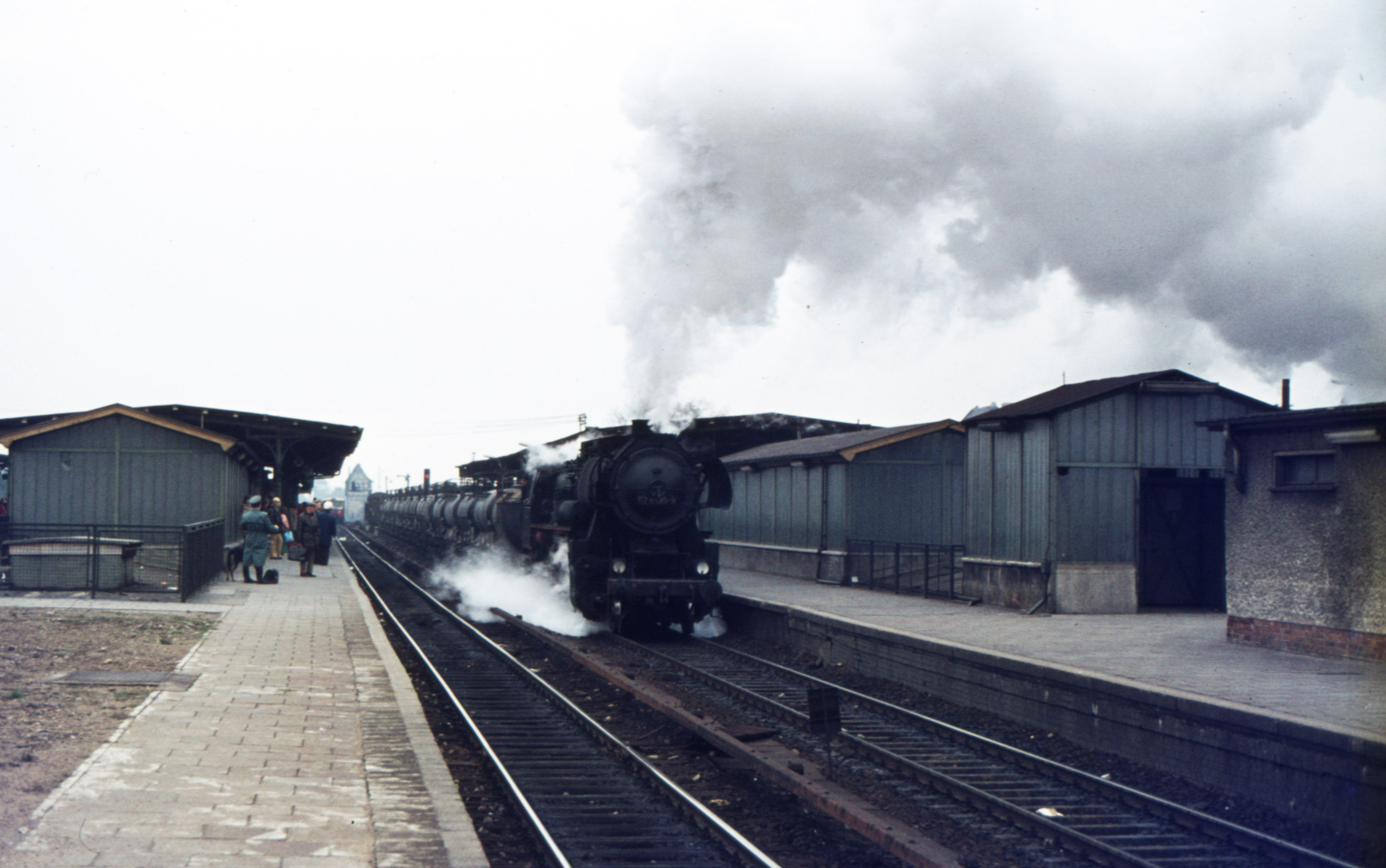 "Verbotene Bilder. Eisenbahnfotografie in der DDR" - Historische ...