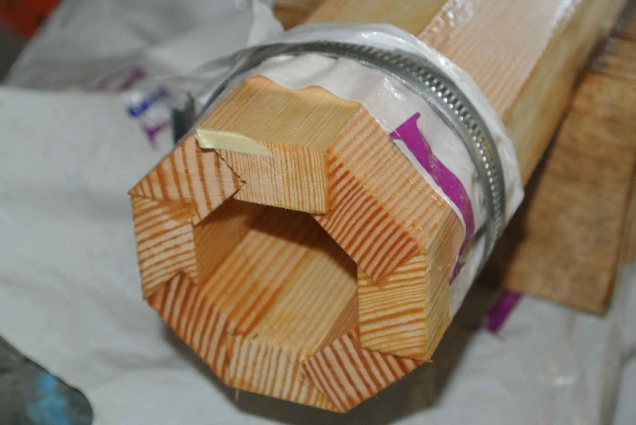 Bau eines neuen Holzmastes - hanspibootes Webseite!