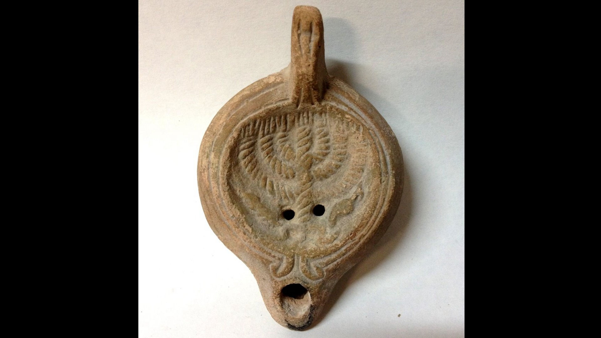 Ancient Oil Lamps with a Menorah - Structure Bible Menorah ...