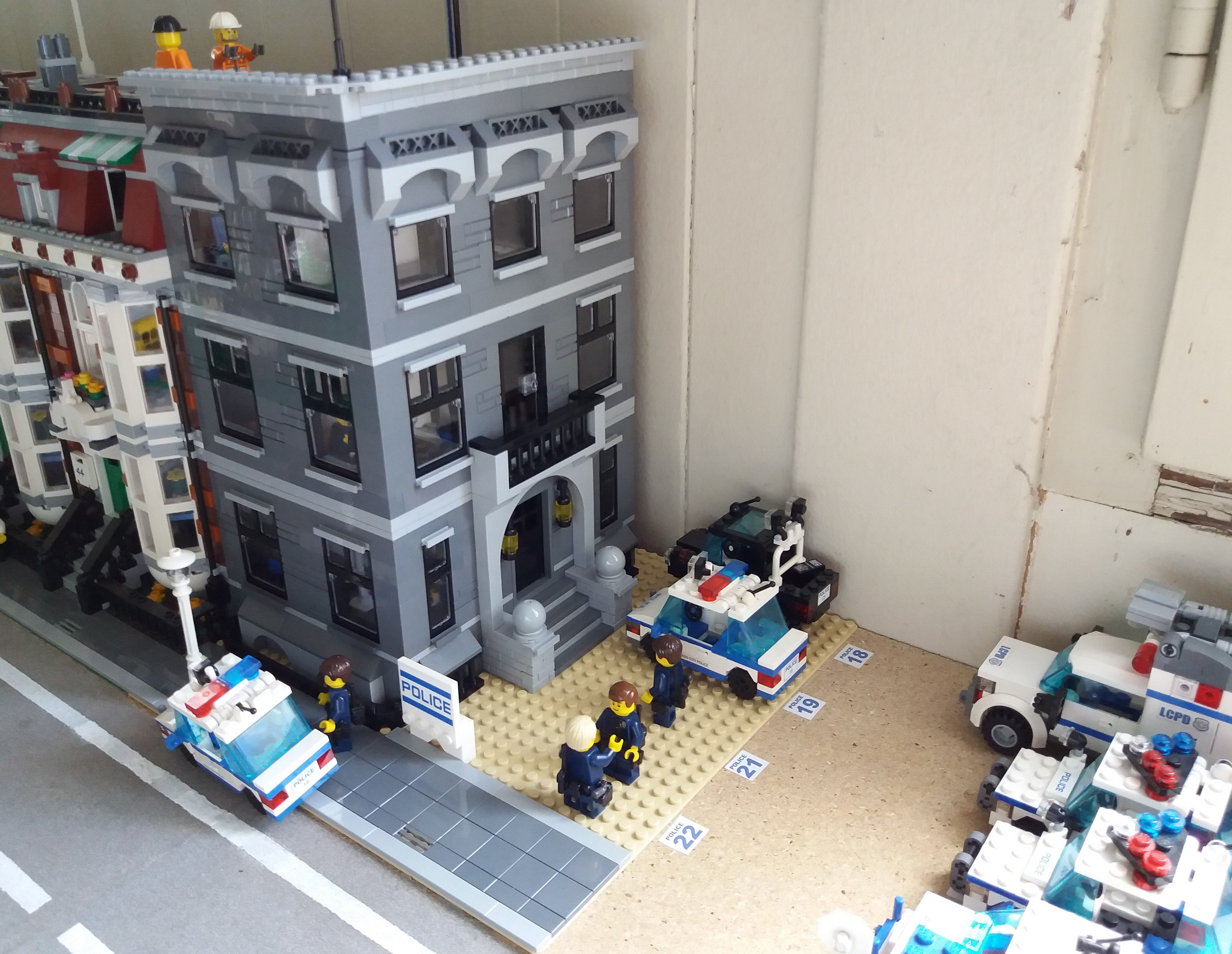 Lego City - Welcome to the City of LEGO