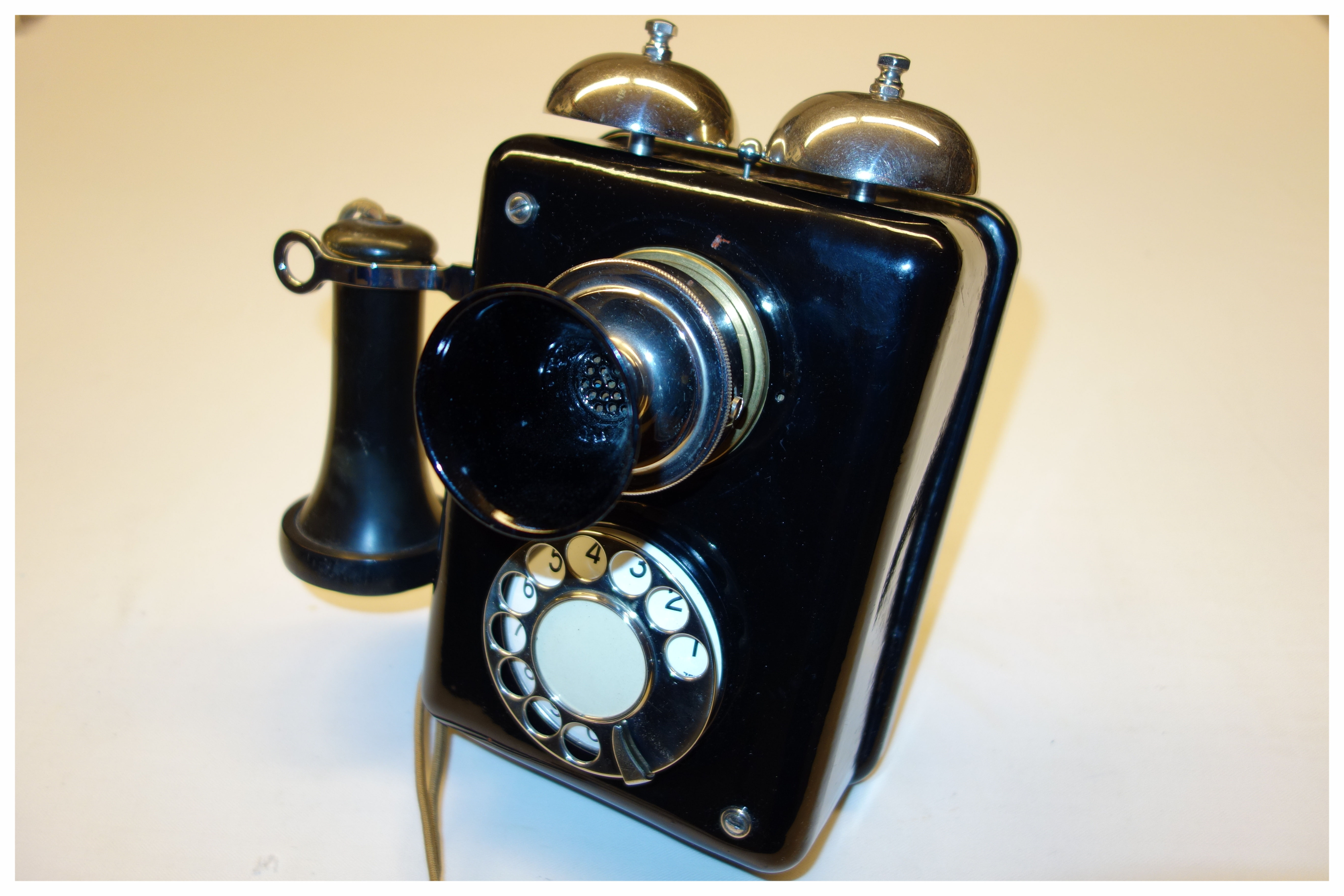 Geschichte des Telefons in der Schweiz - swiss-phones