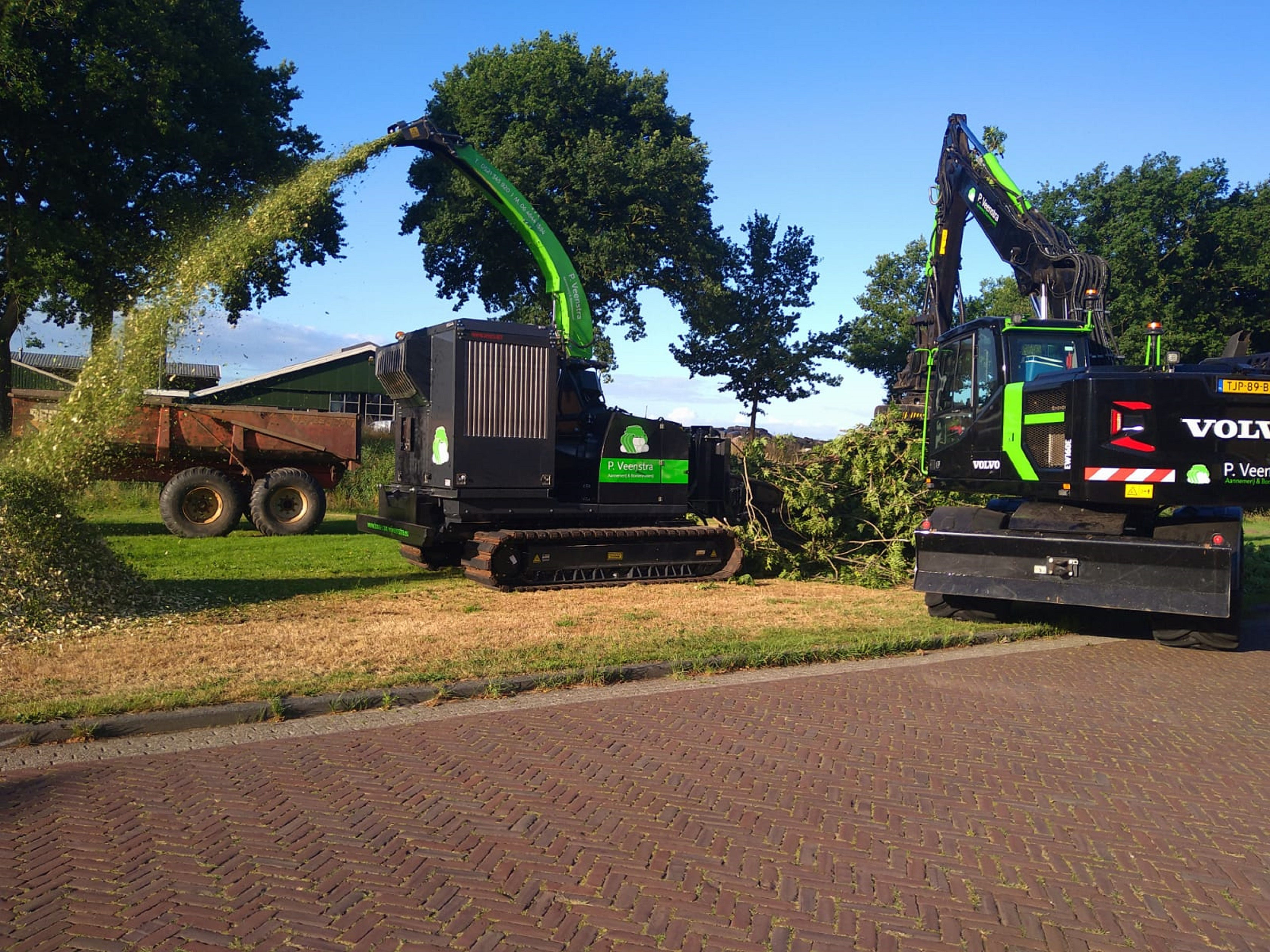 Diensten en machinepark - Aannemerij & Bomenrooierij P. Veenstra