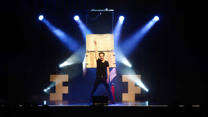 Großillusionist Julius Frack - EMT Event-Media-Tec GmbH