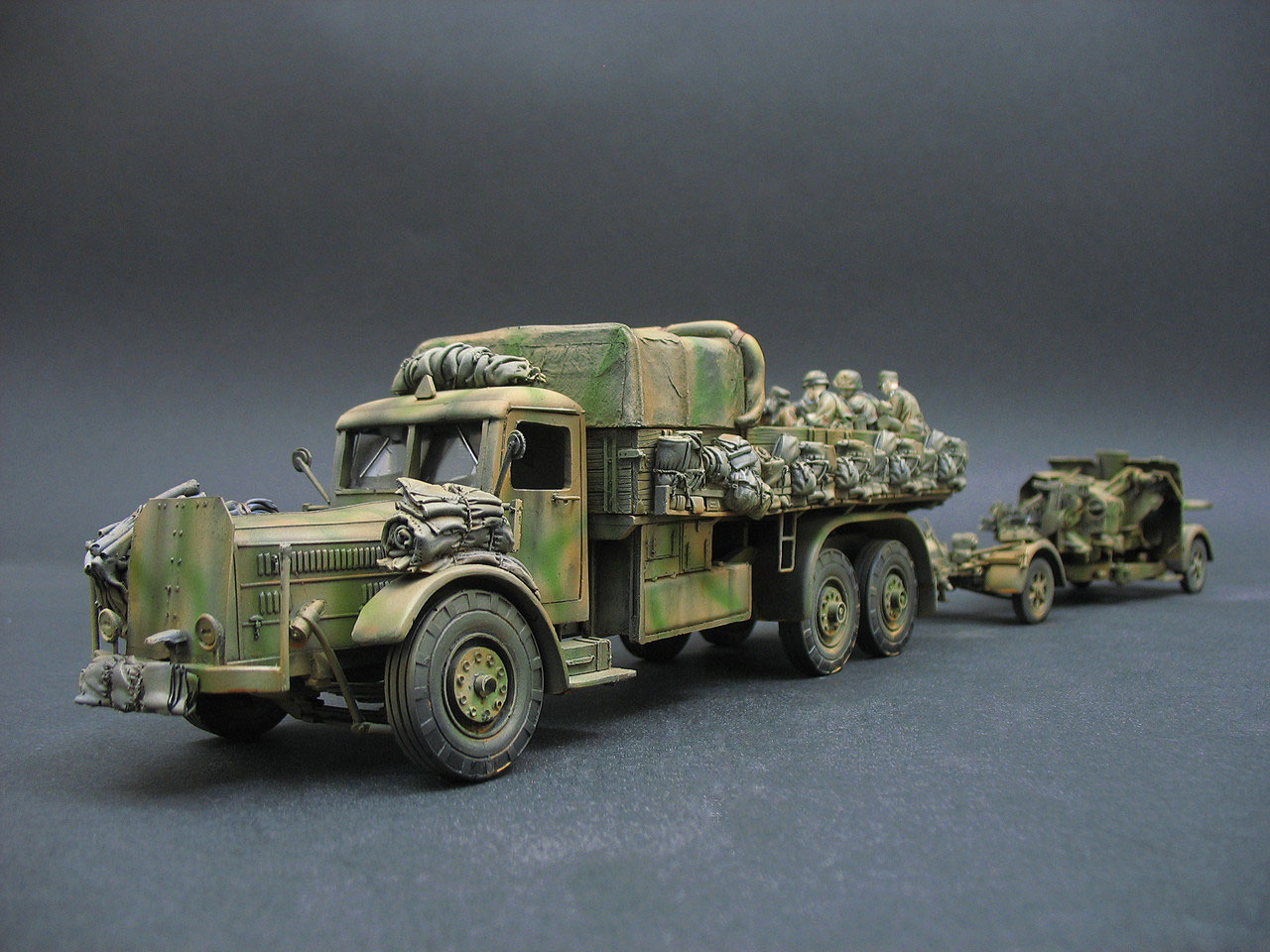 Faun L900 mit 8,8cm Flak 41 Modell 1 - Custom-Scales Webseite!