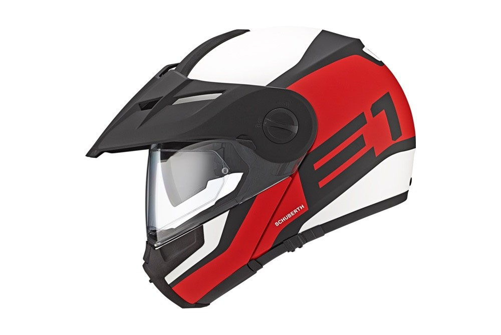 SCHUBERTH E1 HELMET - peragromoto.com I Curating travel gear and moto stuff