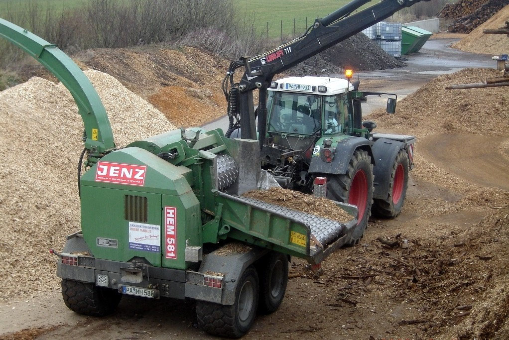 Fuhrpark - www.huber-hackschnitzel.de Hackschnitzelgewinnung ...