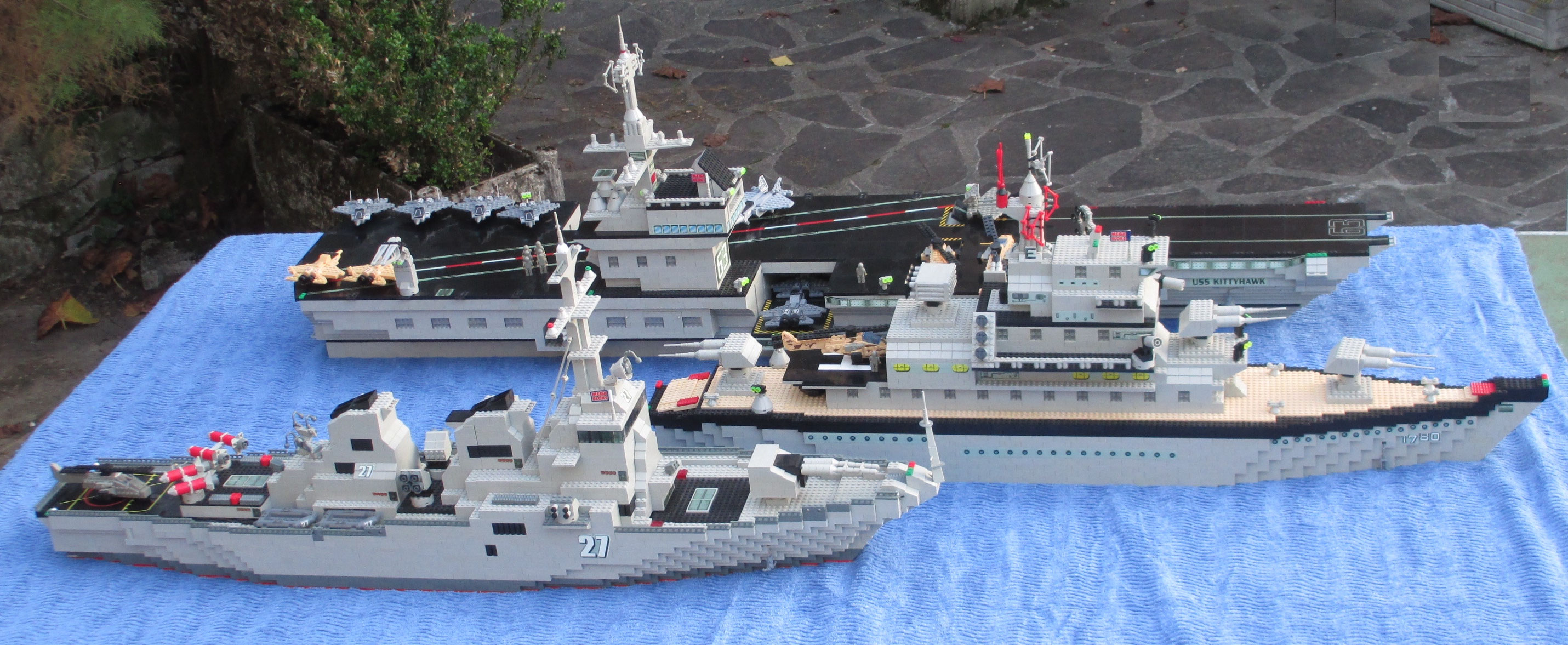 Double Destroyer - Aircraft Carrier Building Bricks World