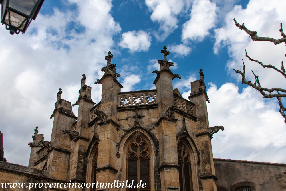 Caderousse - Sehenswürdigkeiten - Urlaubsplanung - Frankreich
