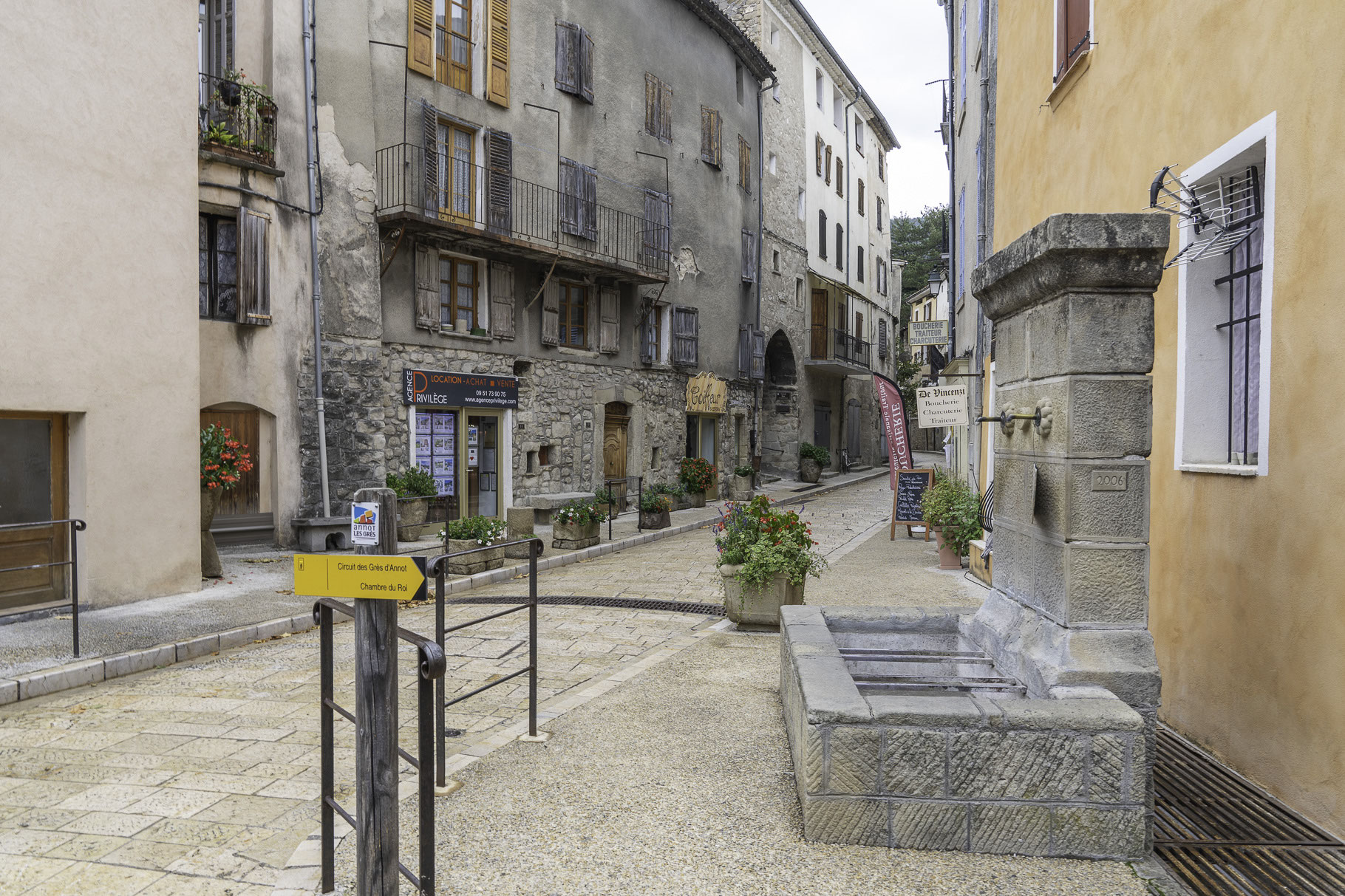 Annot - Sehenswürdigkeiten - Urlaubsplanung - Frankreich
