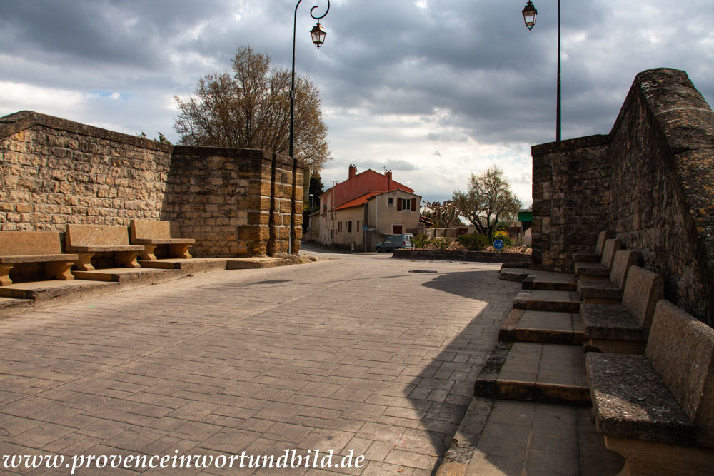 Caderousse - Sehenswürdigkeiten - Urlaubsplanung - Frankreich