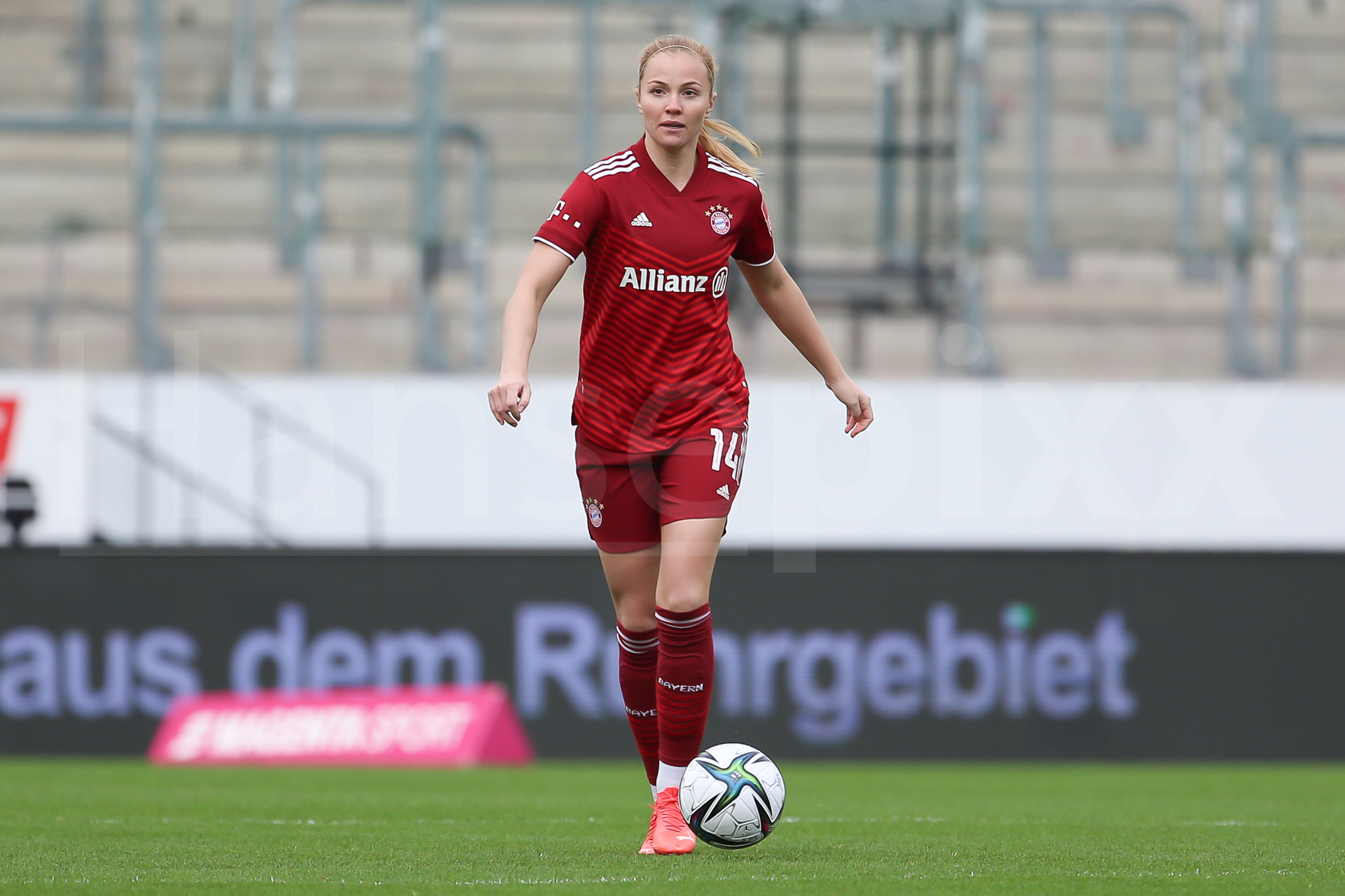 06.11.2021 • SGS Essen - FC Bayern München - Hansepixx