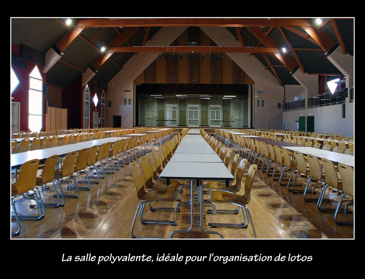 gradin télescopique de 486 places et parterre de 253 places - Centre ...