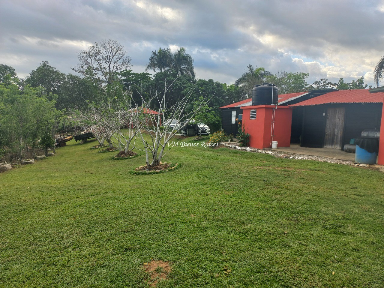 TERRENOS Y FINCAS - Bienes Raíces en la República Dominicana