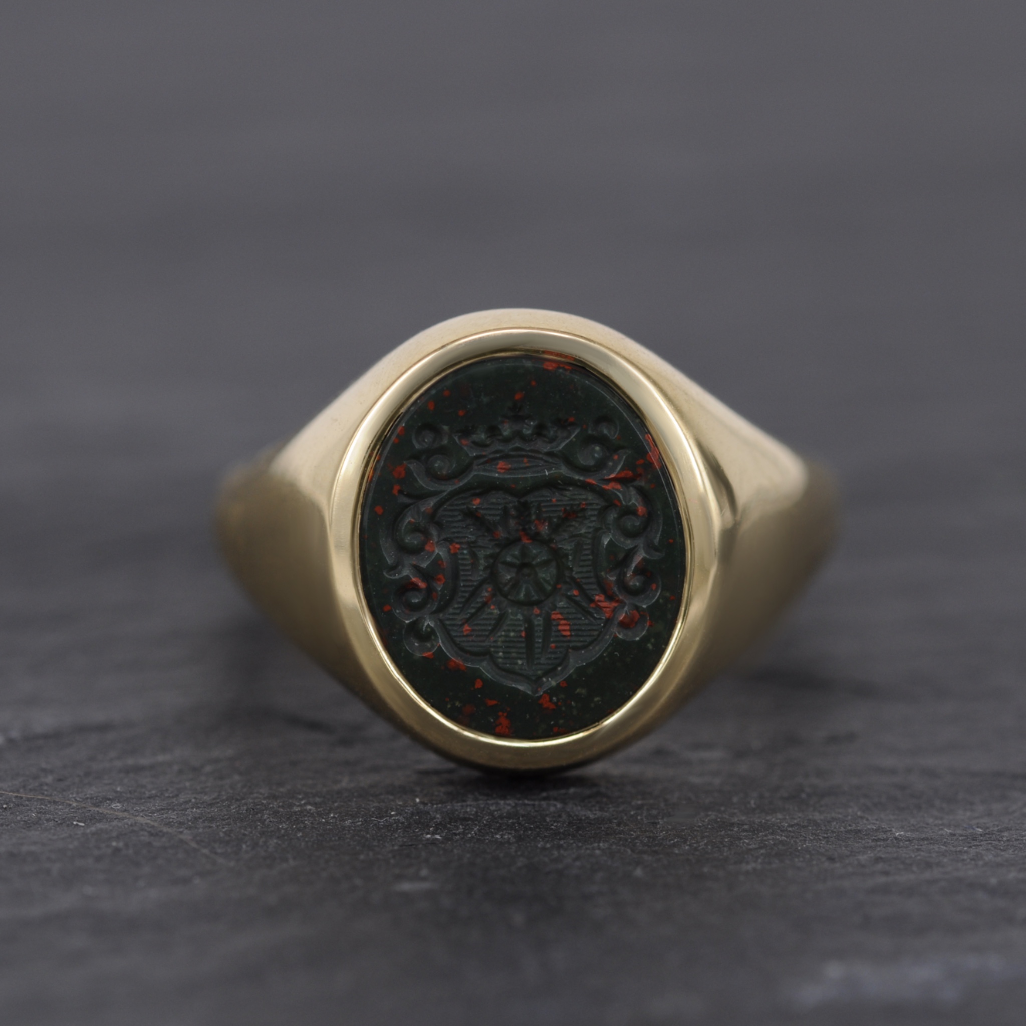 Siegelringe und Wappenschmuck - handgefertigt in München - Goldschmiede ...