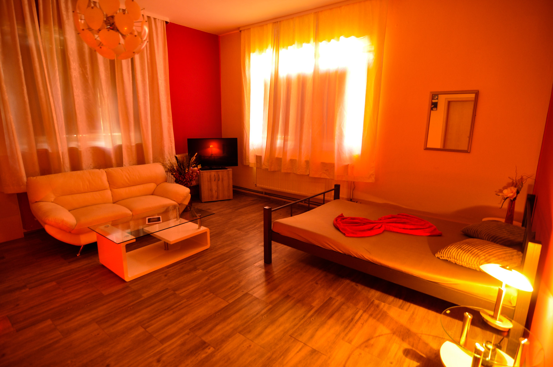 Unsere Zimmer im Haus No Limit - Bordell, Puff in Regensburg No Limit ...