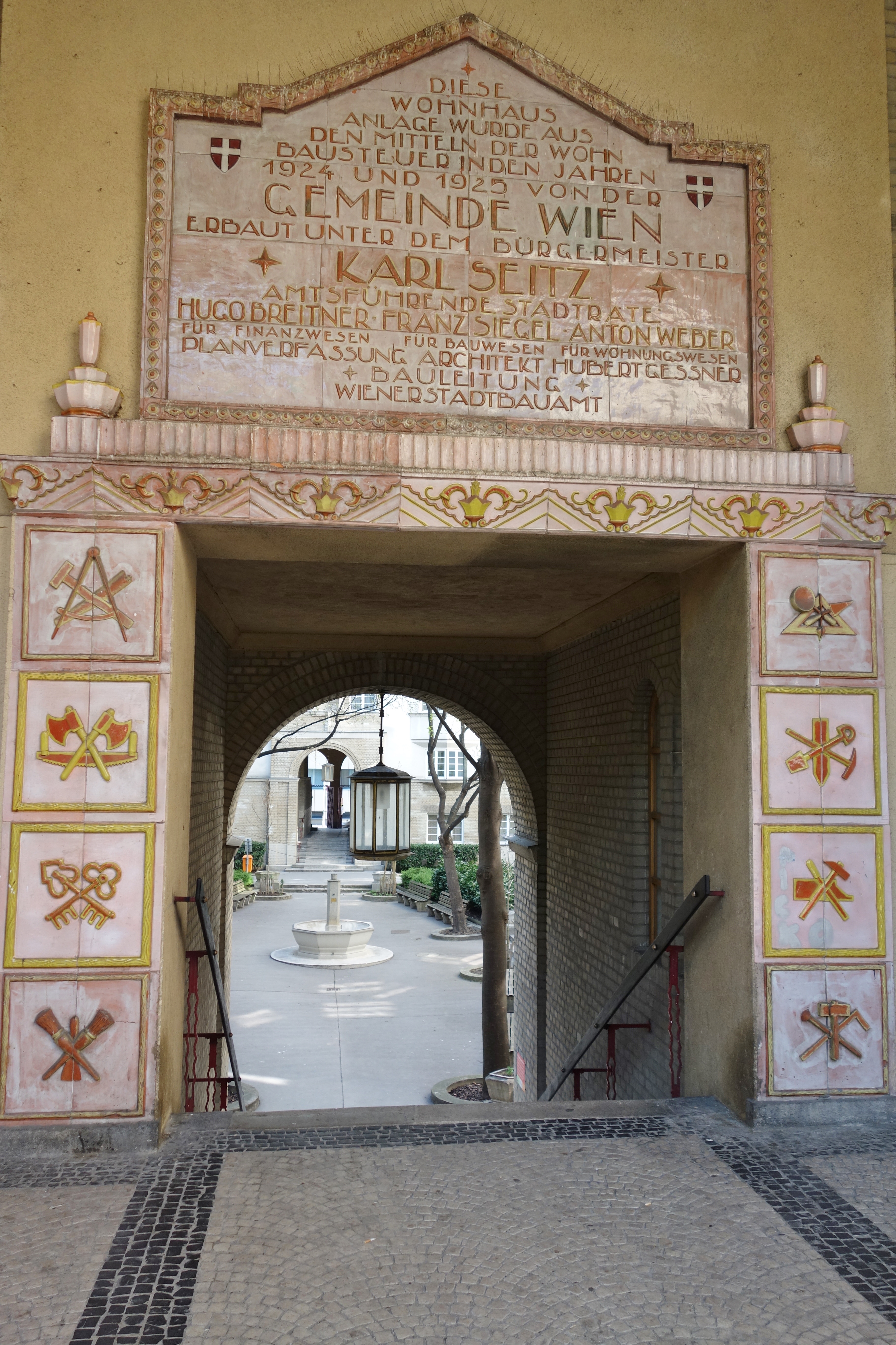 Red Vienna: social democratic policy and municipal housing projects in ...