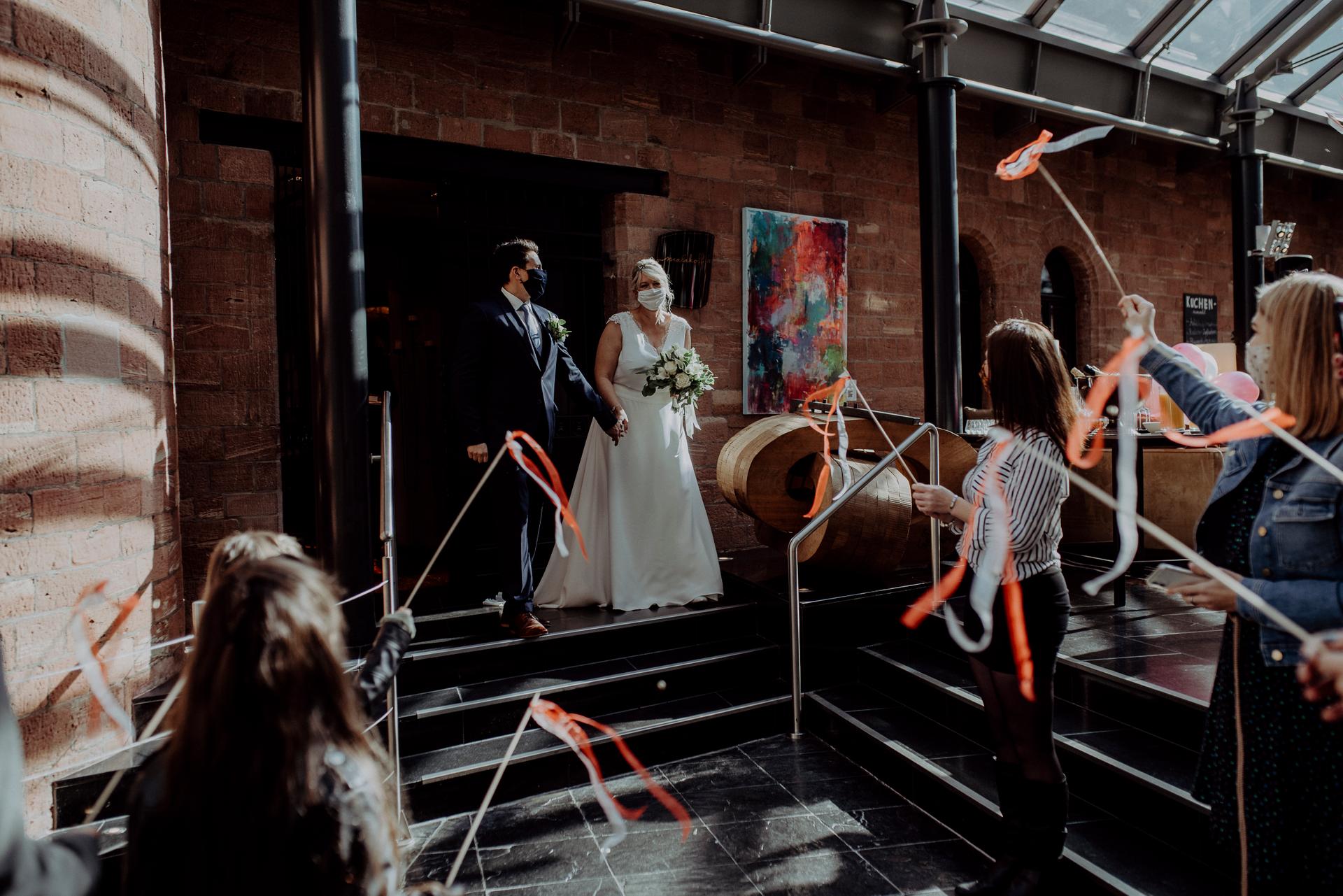 Hochzeit unter erschwerten Bedingungen - Atelier VON EIDEN - lass dir ...