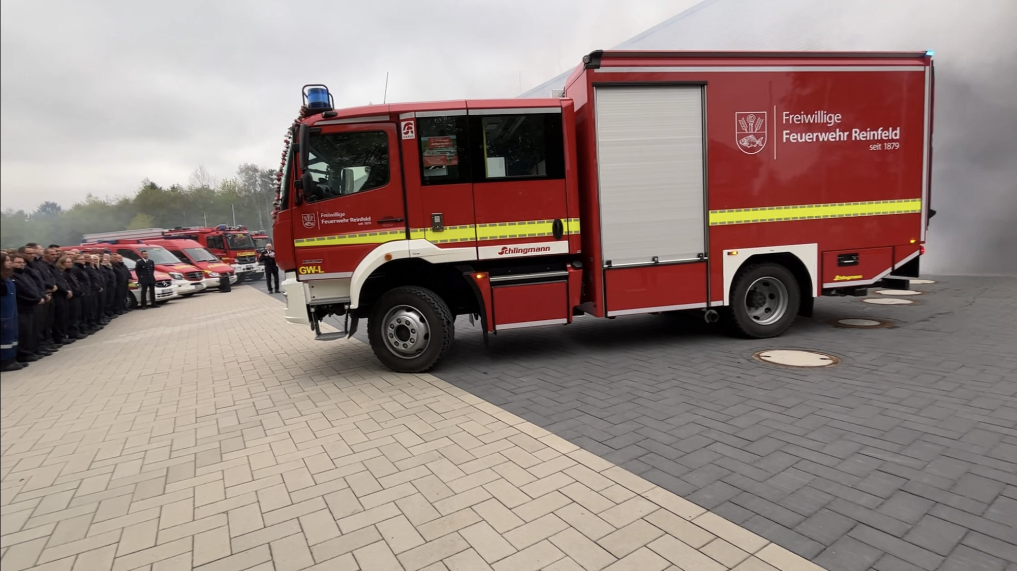 Übergabe des neuen Feuerwehr-Gerätewagens an die Freiwillige Feuerwehr ...