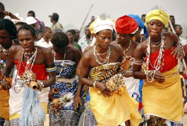 Fête des religions endogènes au Bénin : les adeptes s'activent ...