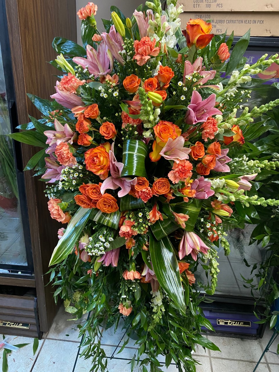 STANDING SPRAY - flowersofdistinction