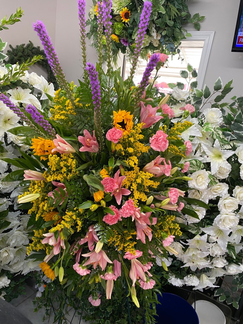 STANDING SPRAY - flowersofdistinction