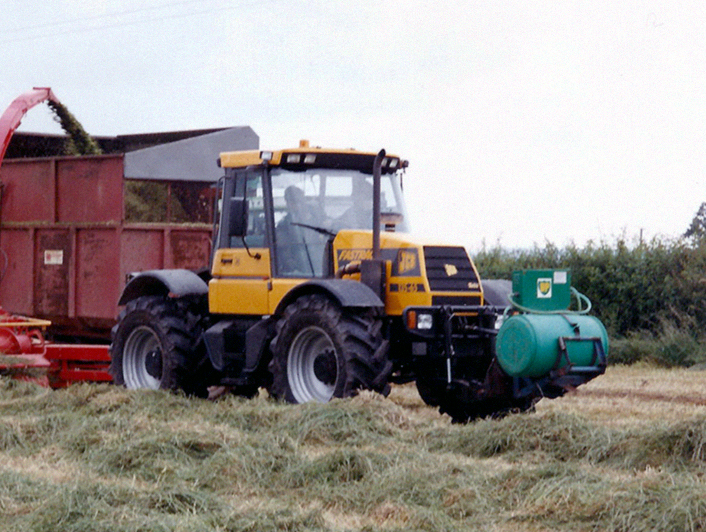 JCB Traktoren - Technische Daten - tractorbook.de