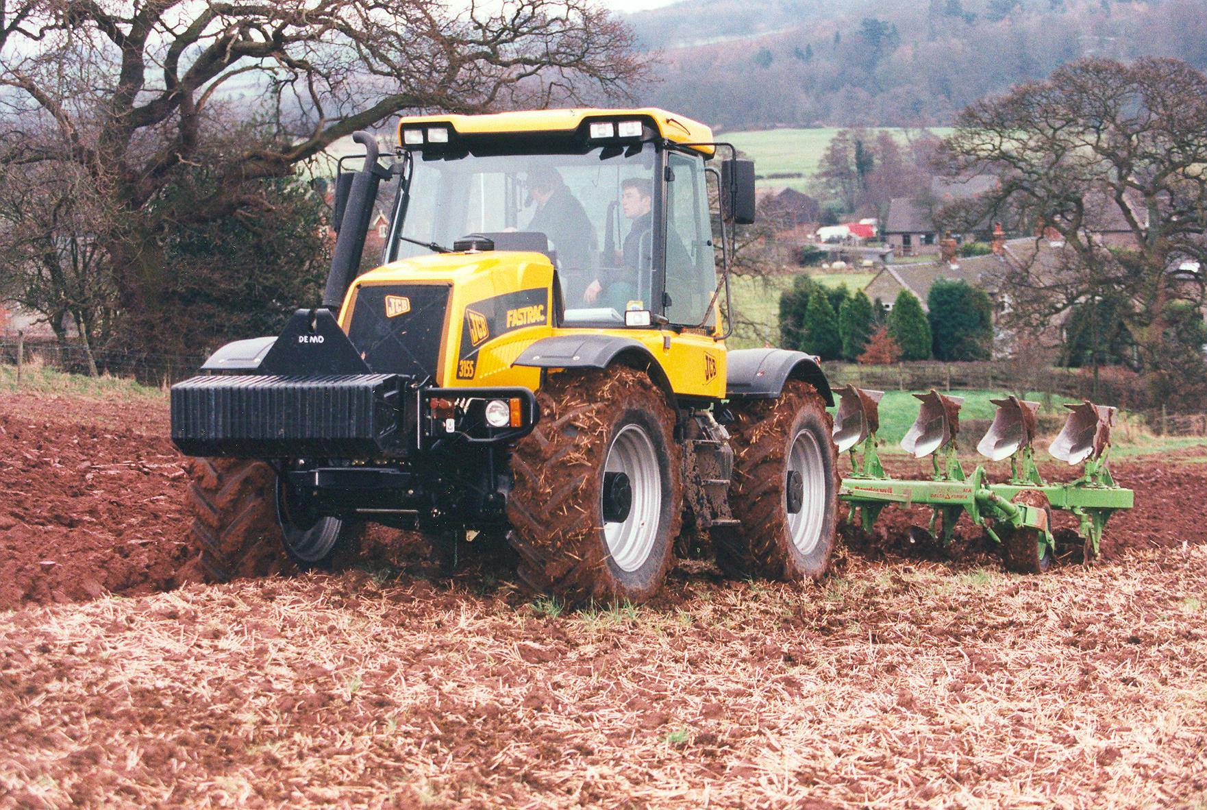 JCB Traktoren - Technische Daten - tractorbook.de