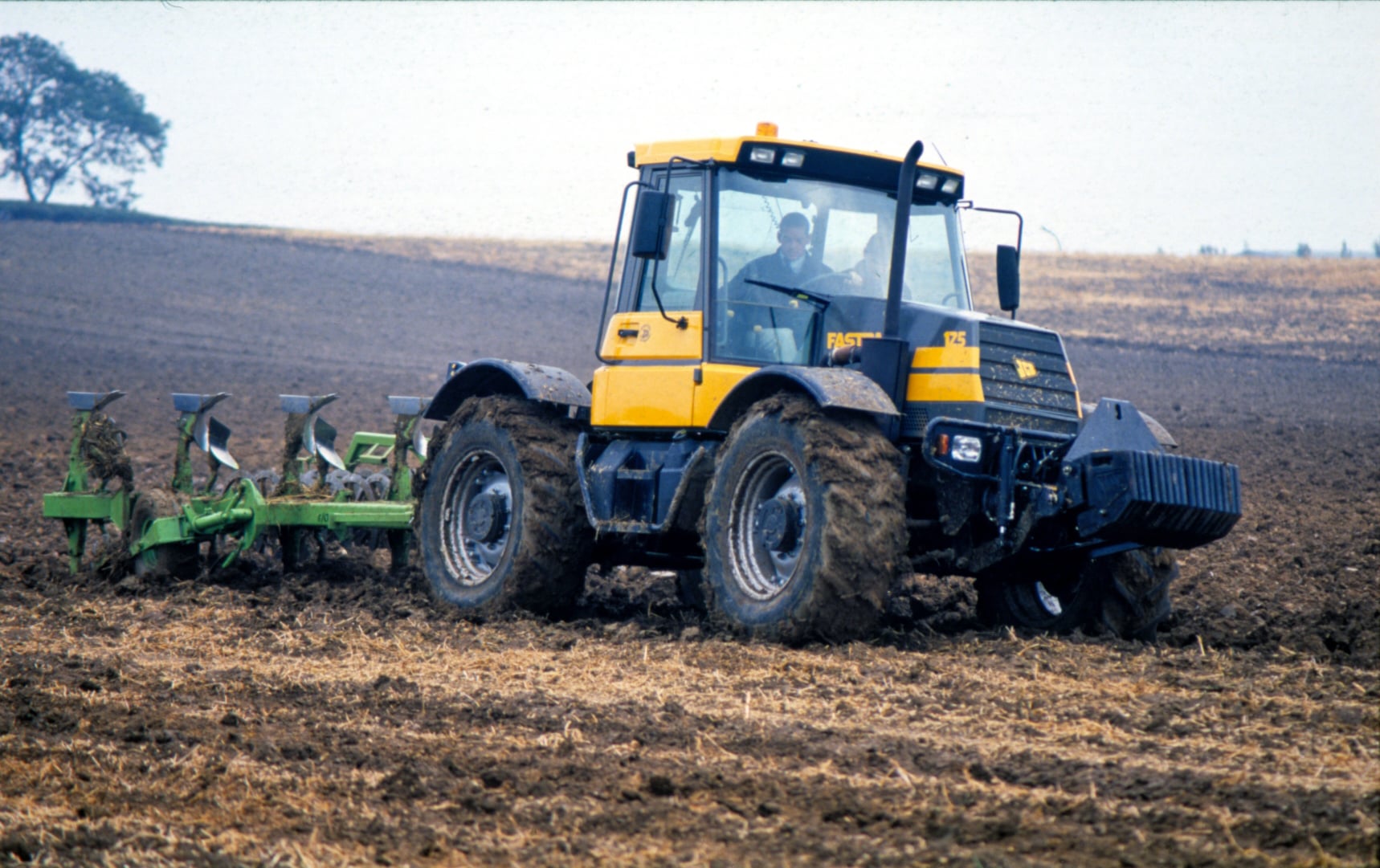 JCB Traktoren - Technische Daten - tractorbook.de